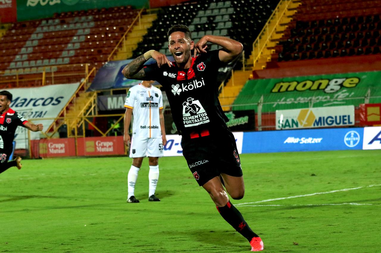 ¡Llegó la 30! El León ruge desde lo más alto | CRHoy.com