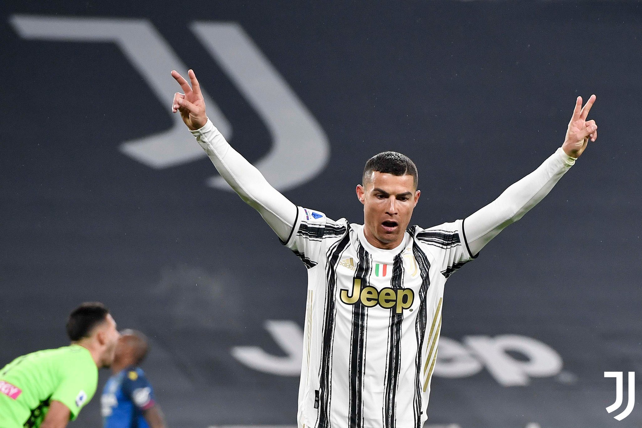 Cristiano celebra sus récords, pero no aclara su futuro | CRHoy.com