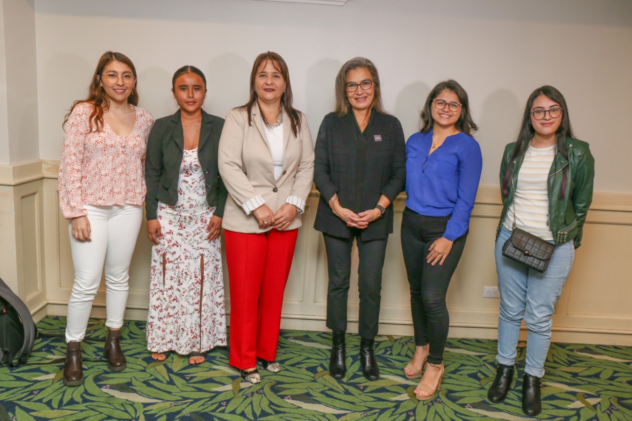 Sandra Cauffman a jóvenes becadas: “en sus labios no debe existir el no ...