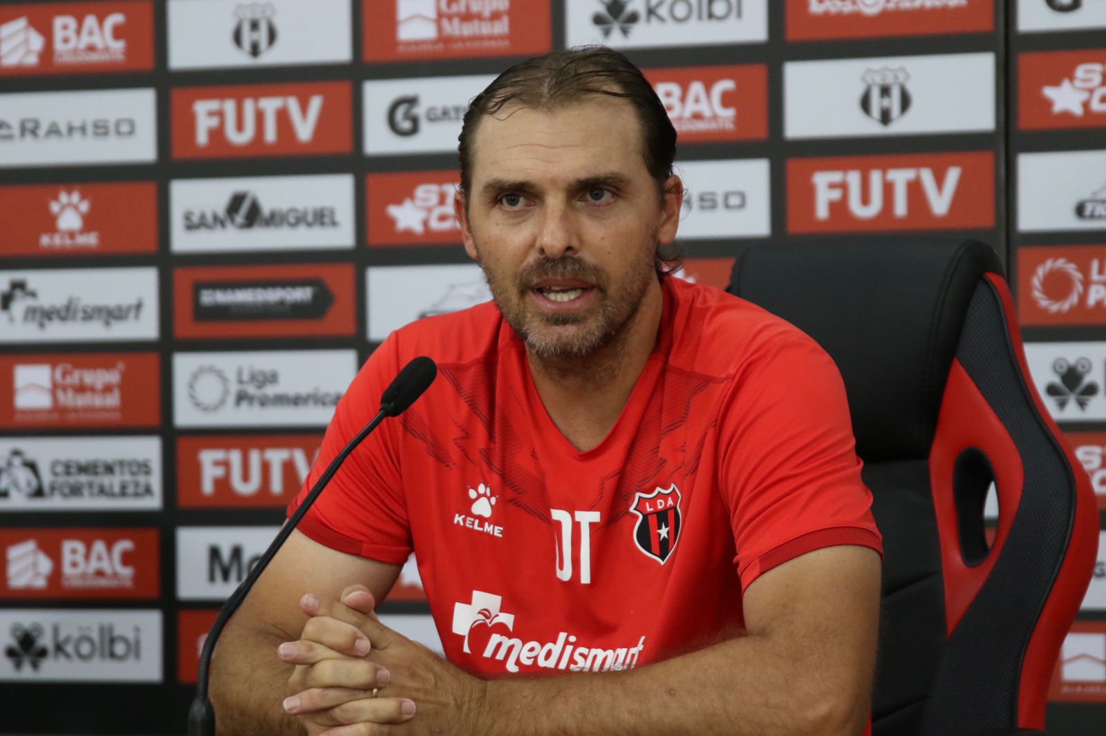 Carevic en alerta por el cambio de técnico en Saprissa: “Cada ...