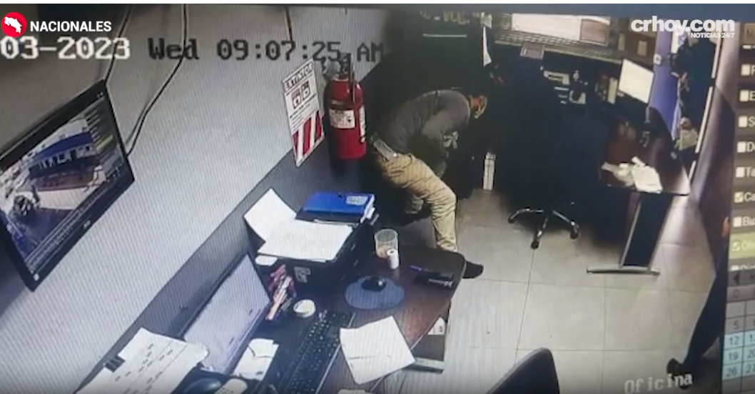 Cámaras captaron violento asalto en gasolinera en Hatillo | CRHoy.com