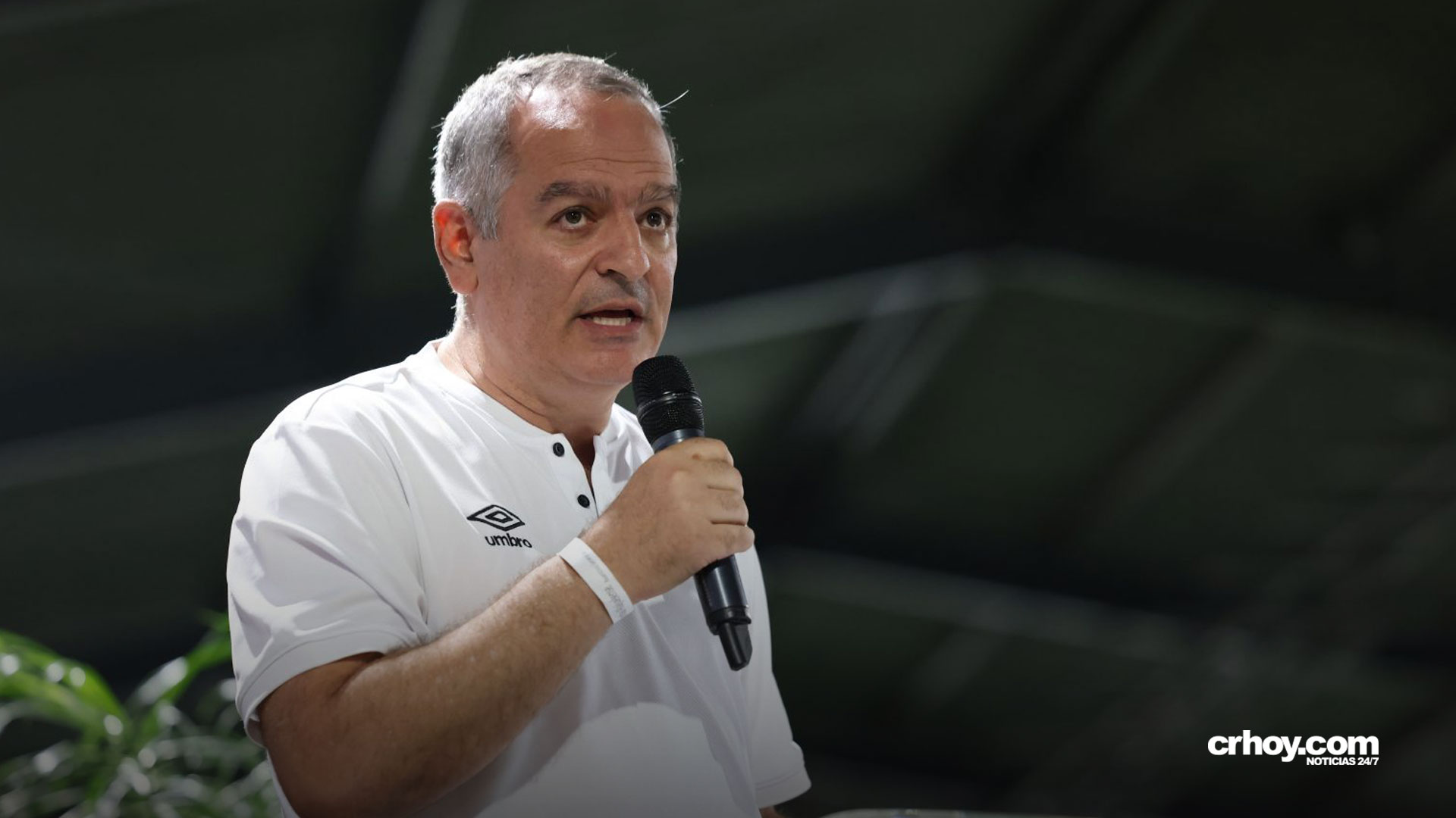 Hasta Joseph Joseph reaccionó por polémica con mantas de la afición ...