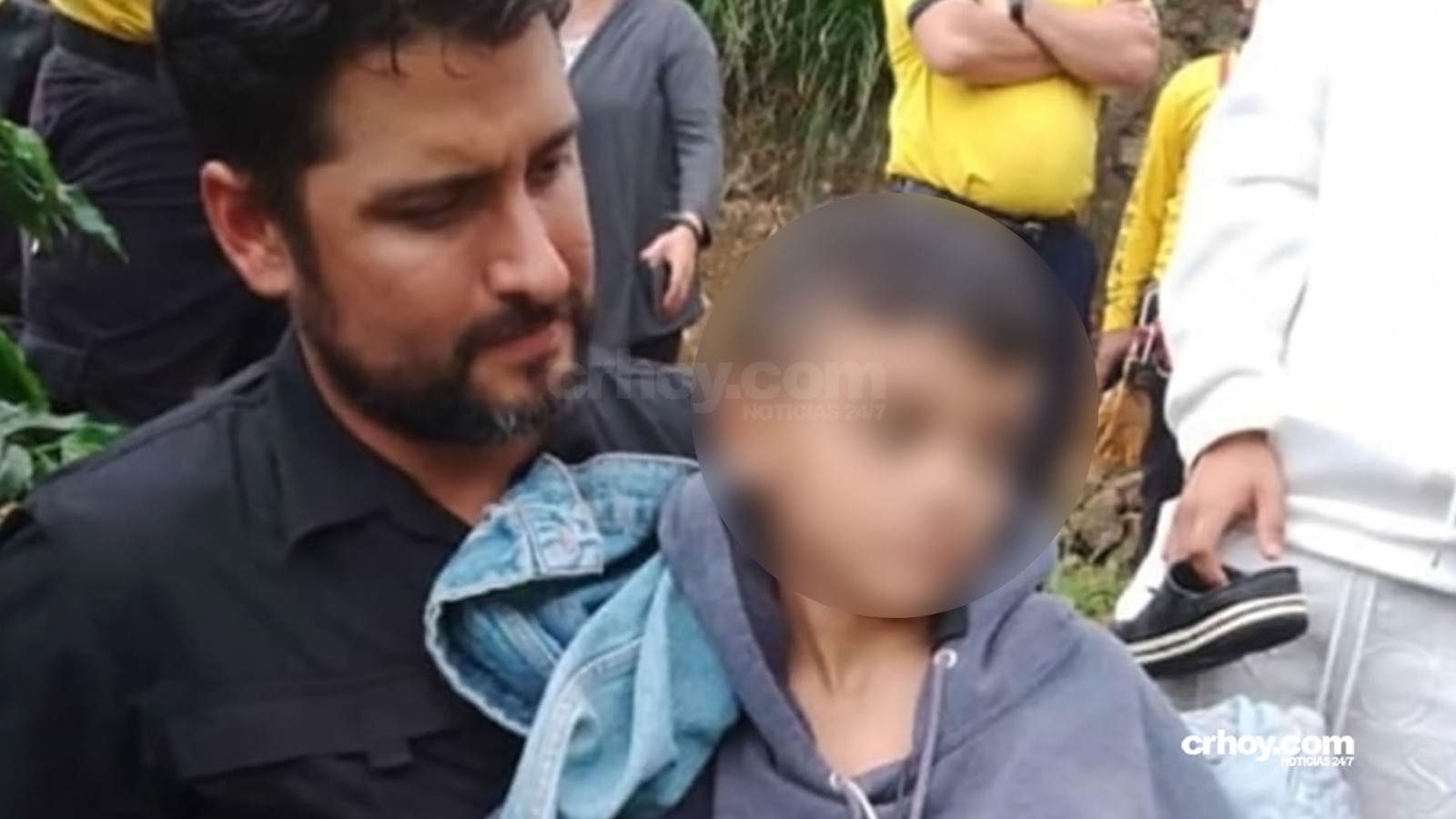 (VIDEO) El emotivo momento de Matheo con su padre tras ser rescatado de ...