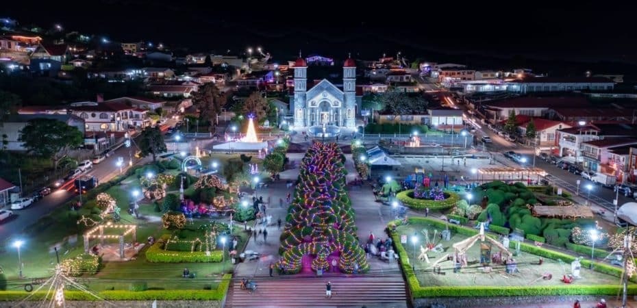 El parque de Zarcero se iluminará este domingo | CRHoy.com