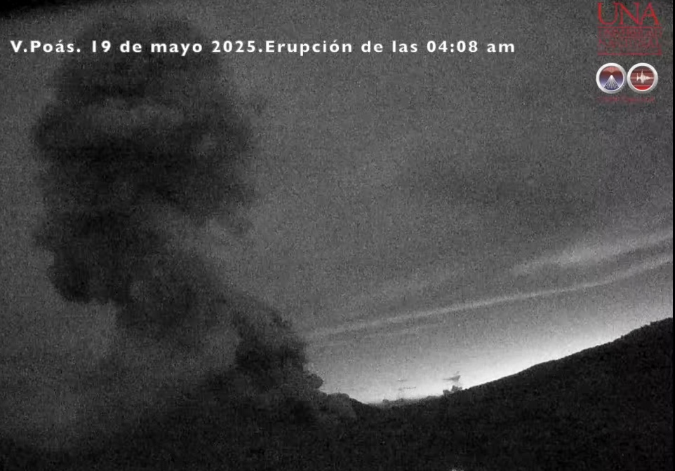 Volcán Poás hizo erupción esta madrugada: Cámara captó la emisión de ...